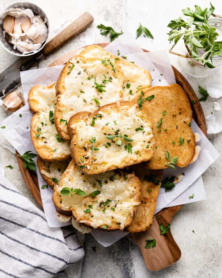 Texas Toast Garlic Bread Recipe - Bites with Bri
