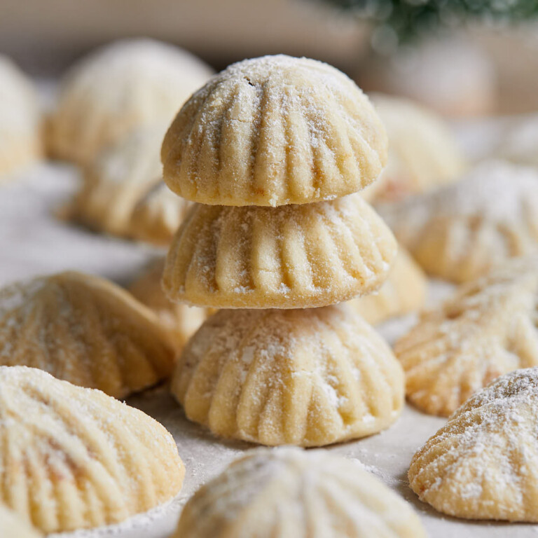 Easy Maamoul Recipe (Lebanese Date Filled Cookies) - Bites with Bri