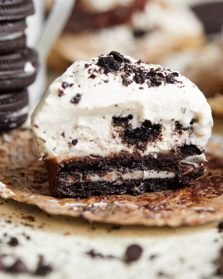 No Bake Mini Oreo Cheesecakes - Bites with Bri